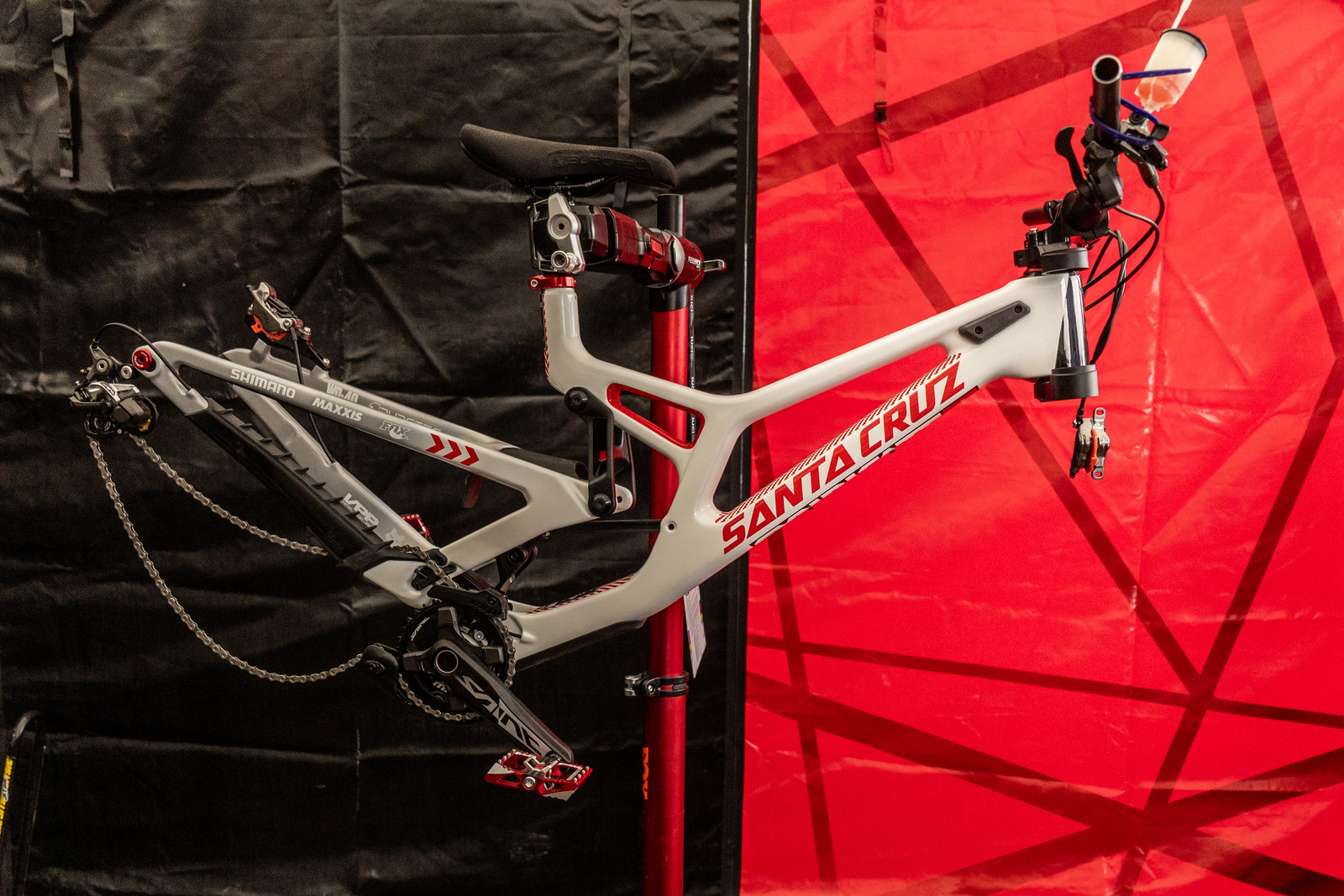 The Syndicate pits. Jackson Goldstone's V10 - PIT BITS 1 - WORLD CHAMPS ...