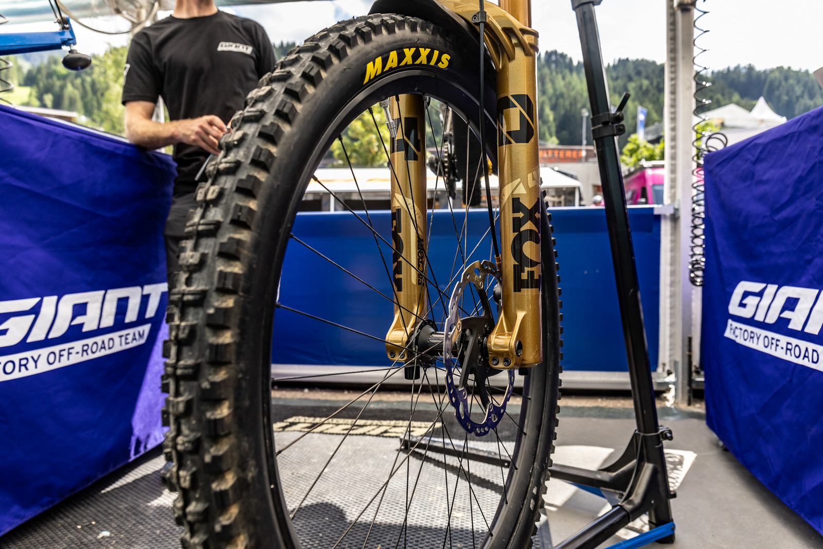 Luke Meier-Smith's Giant Glory - PIT BITS 2 - Leogang World Cup ...