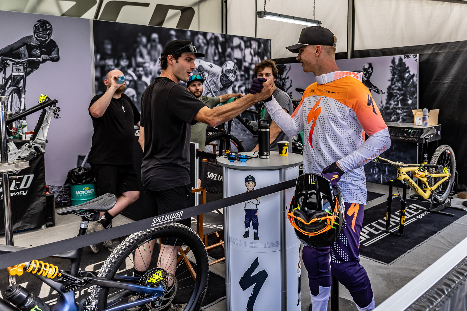 Jordan's new threads - PIT BITS 2 - Leogang World Cup Downhill ...