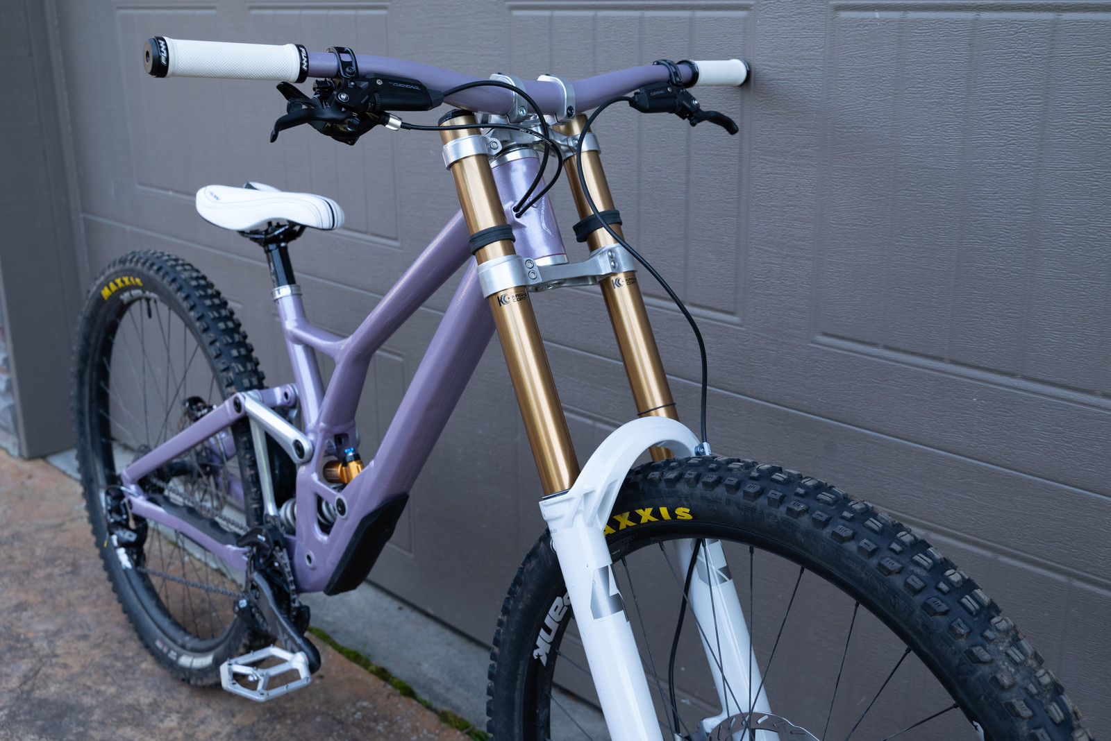 Custom Painted Specialized Demo - Paul Fidrych's Bike Check - Vital MTB