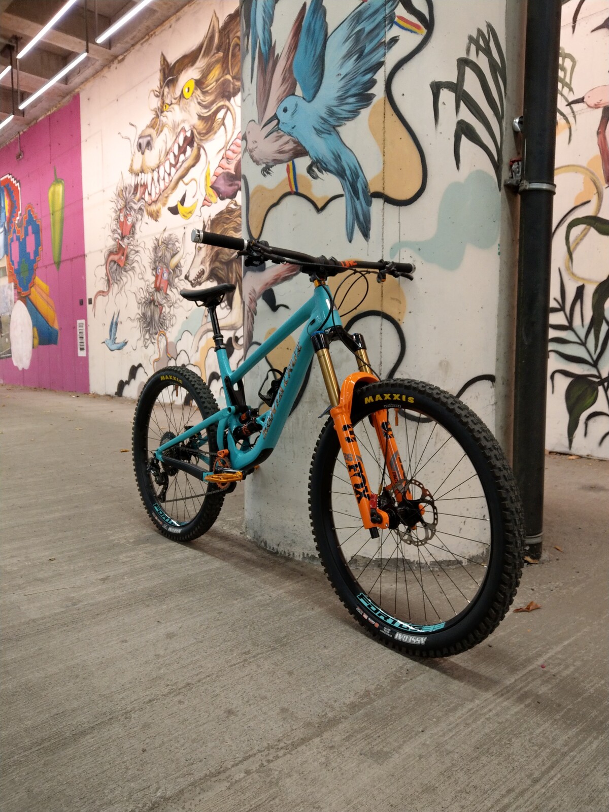 Santa Cruz Bronson V3 AL Custom Build - CaliniC's Bike Check - Vital MTB
