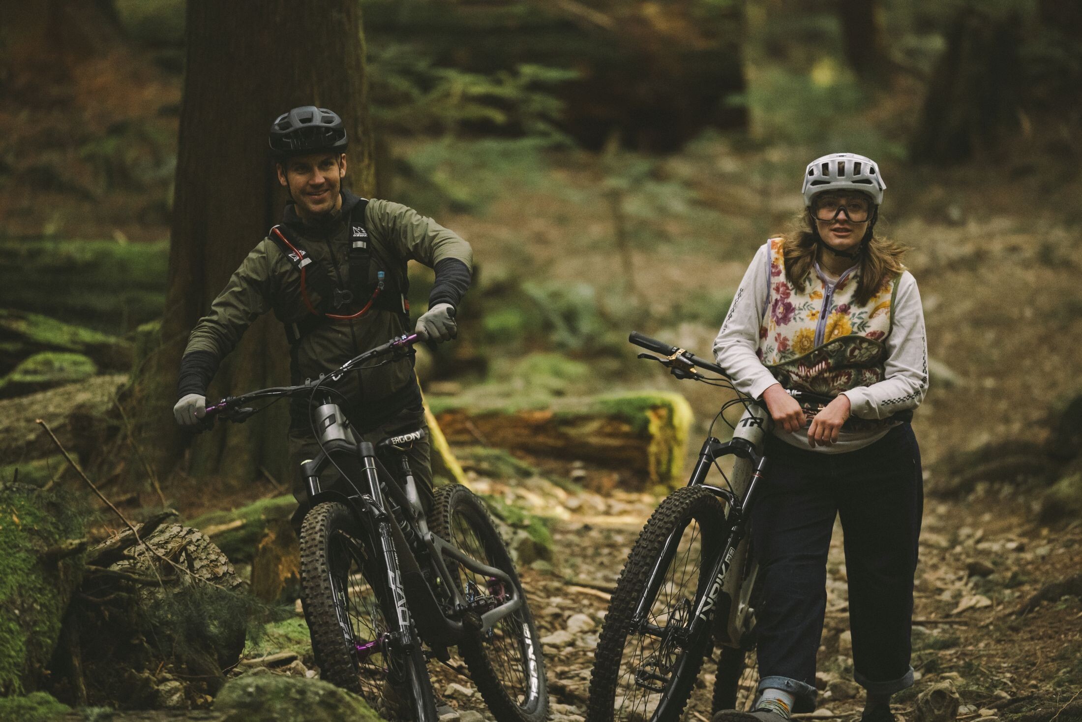 OneUp Components Announces NEW V2 Carbon Handlebar - Mountain Bike ...