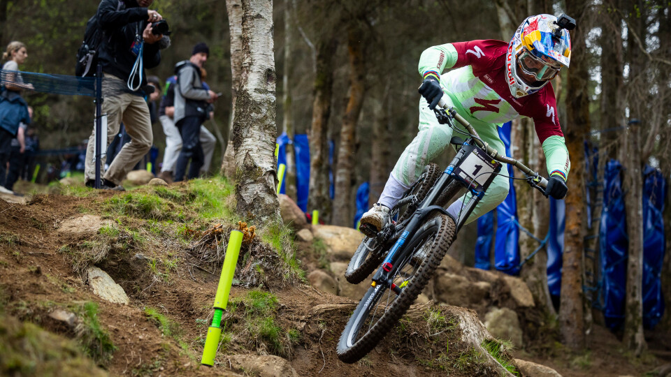 Specialized Launches the Phenom Pro with Mirror Technology - Mountain Bike Press Release - Vital MTB