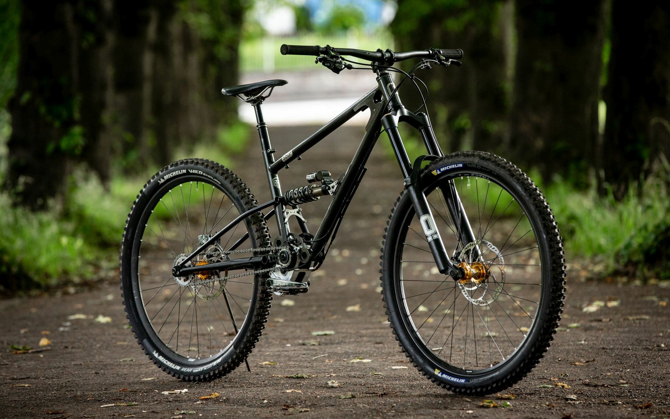 Simple, Steel, Single-Pivots Made in the UK: Q&A with Starling Cycles ...