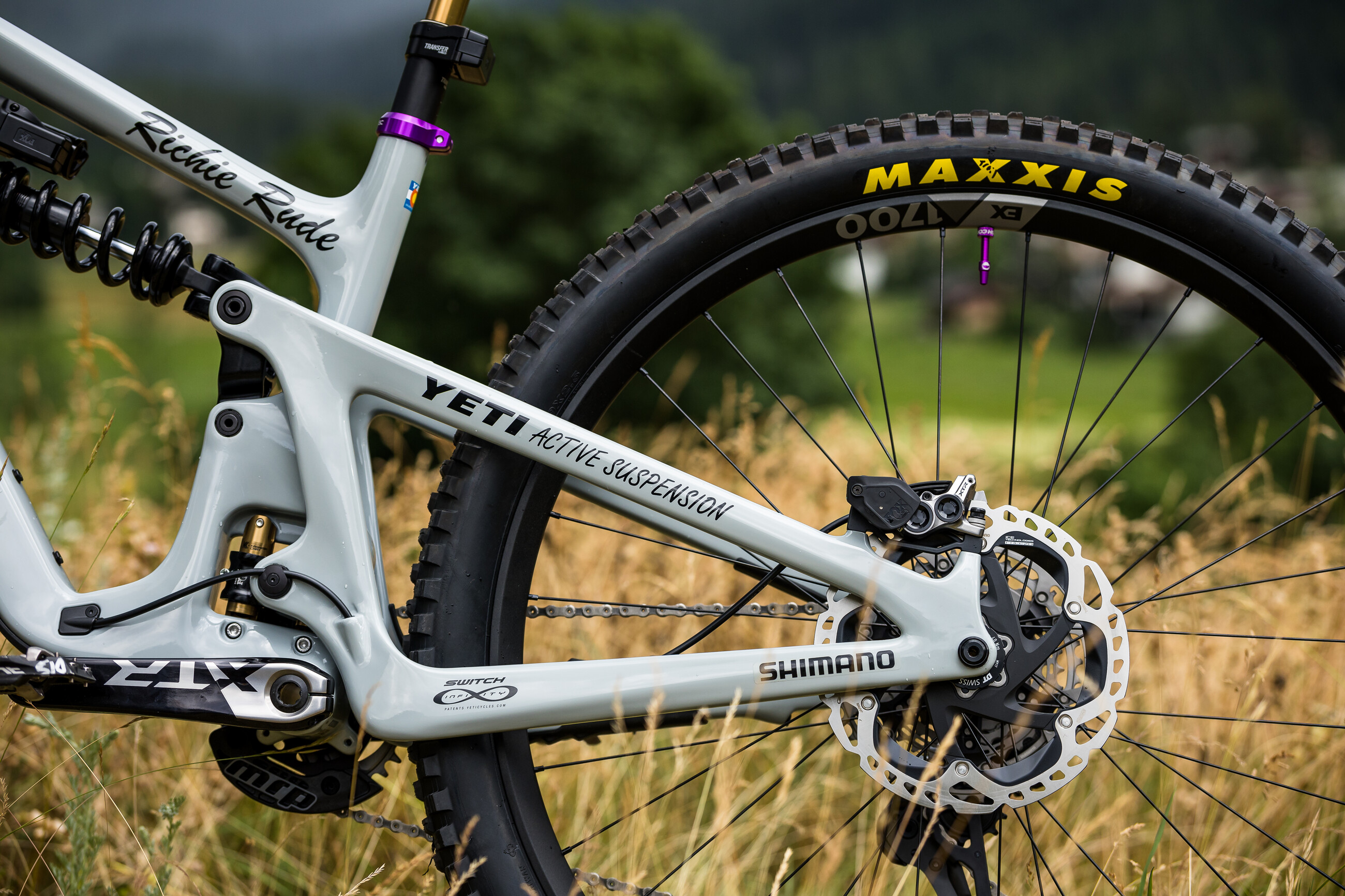 Yeti Goes All In With 40th Anniversary Team Issue SB160 - Mountain Bike ...