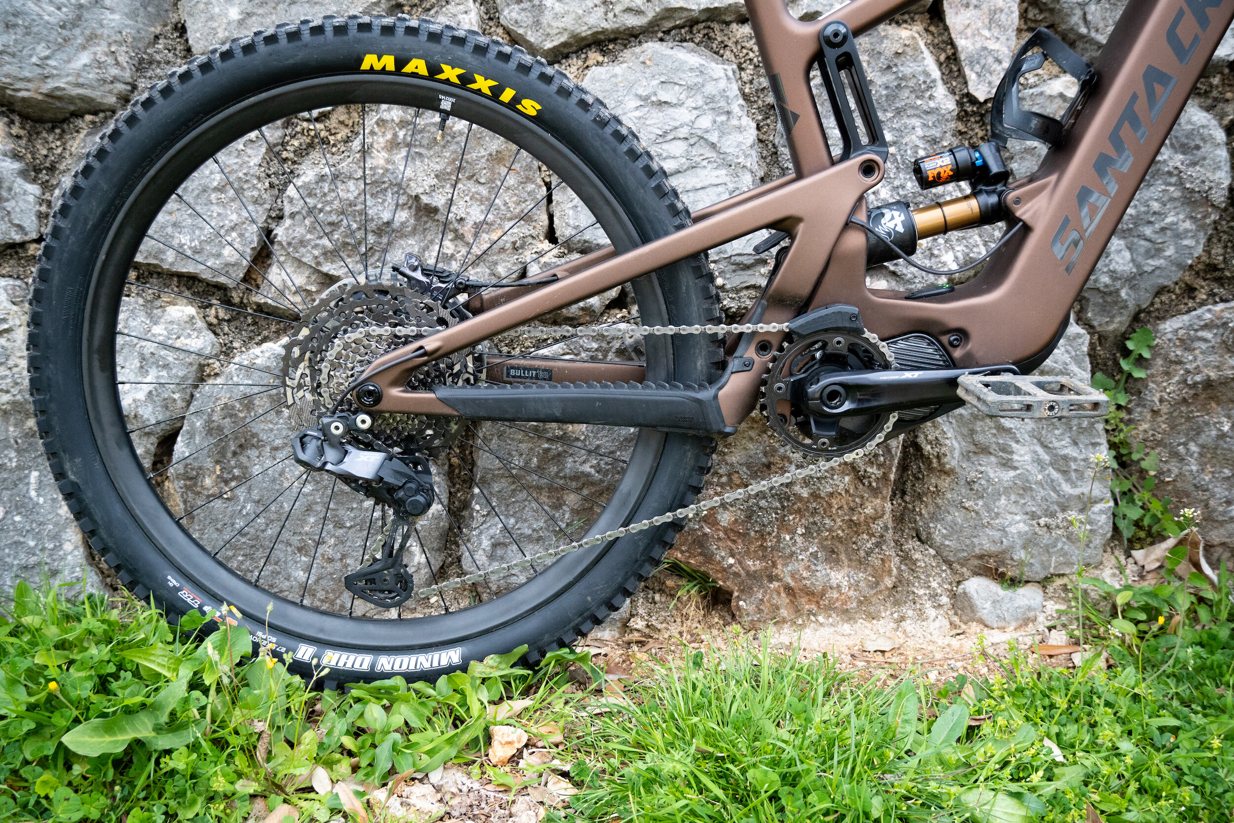 Automatic and Pedal-Free eMTB Shifting - Shimano's E-specific XT Di2 ...