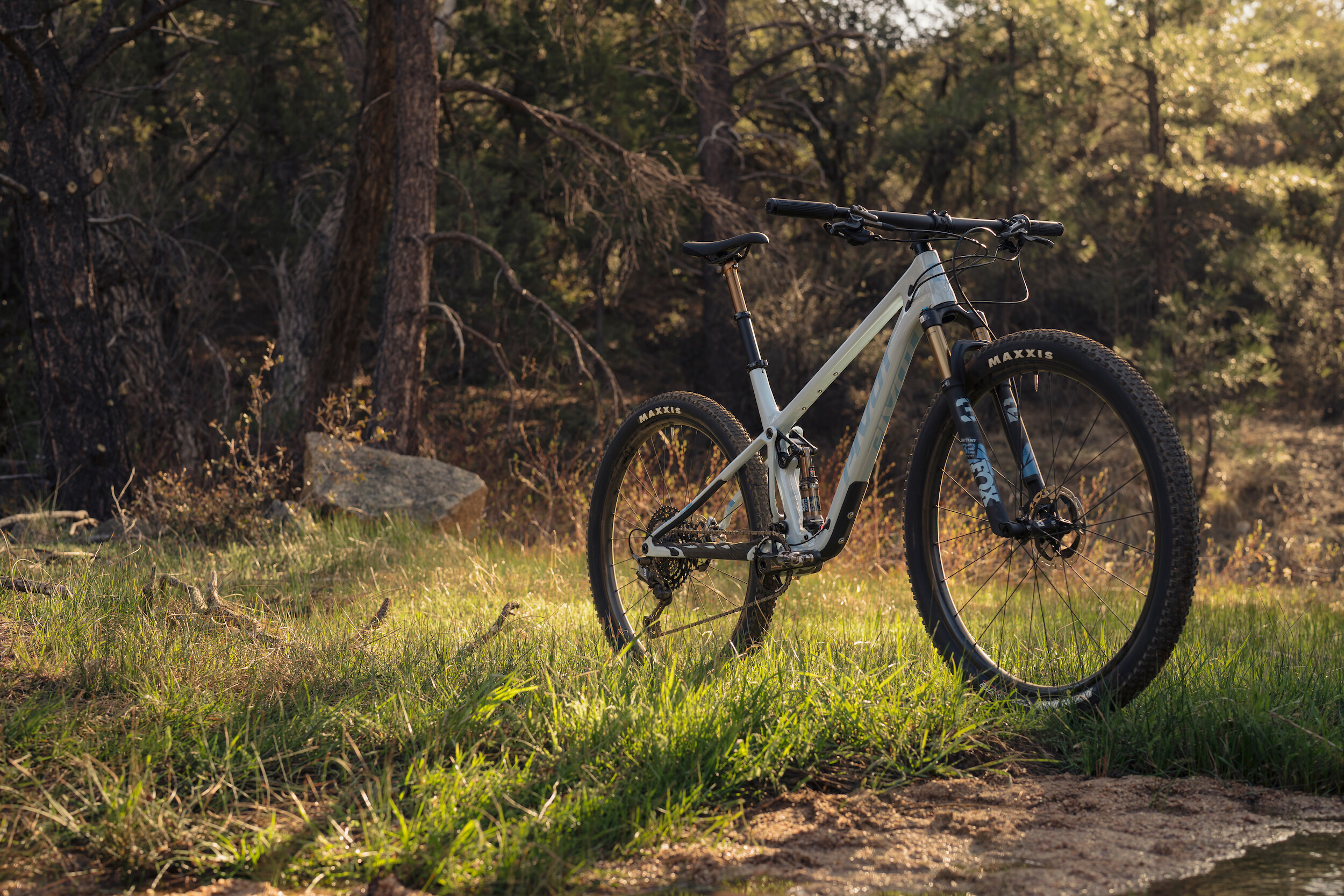 FIRST RIDE - 2023 Pivot Mach 4SL - Mountain Bike Feature - Vital MTB