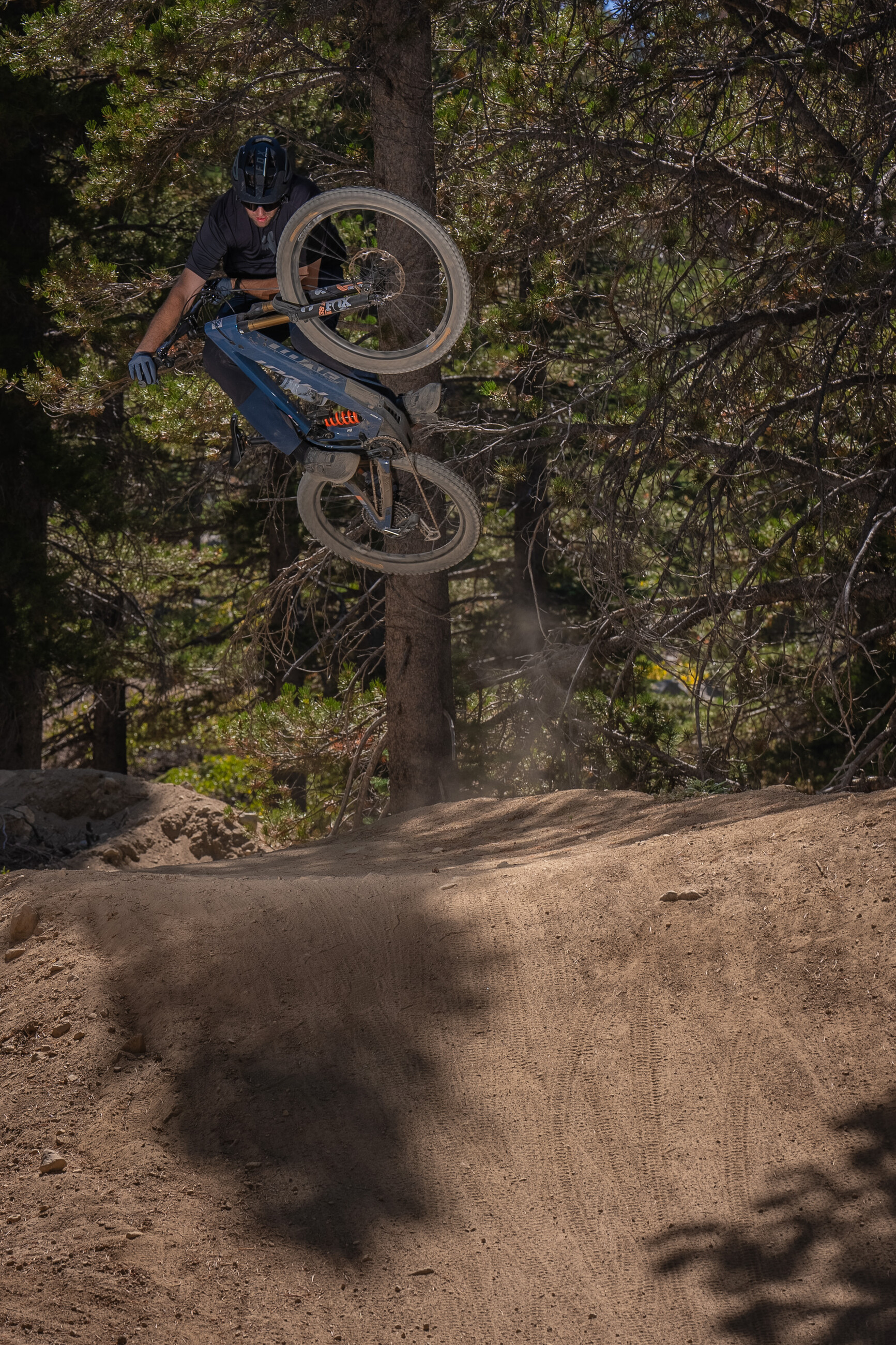 REVIEW - Pivot Shuttle LT - Mountain Bike Feature - Vital MTB