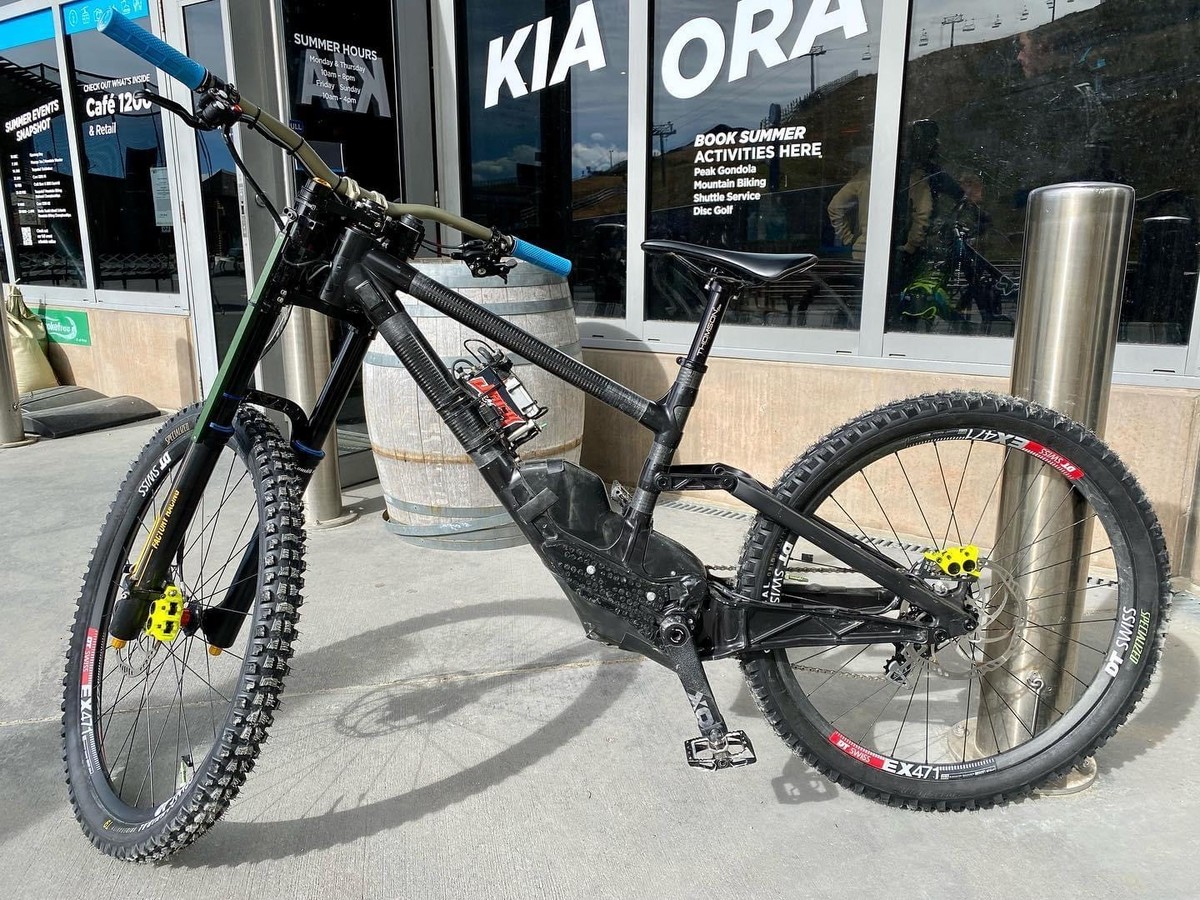 Video: Winning Runs from the Crankworx Rotorua Downhill - Pinkbike