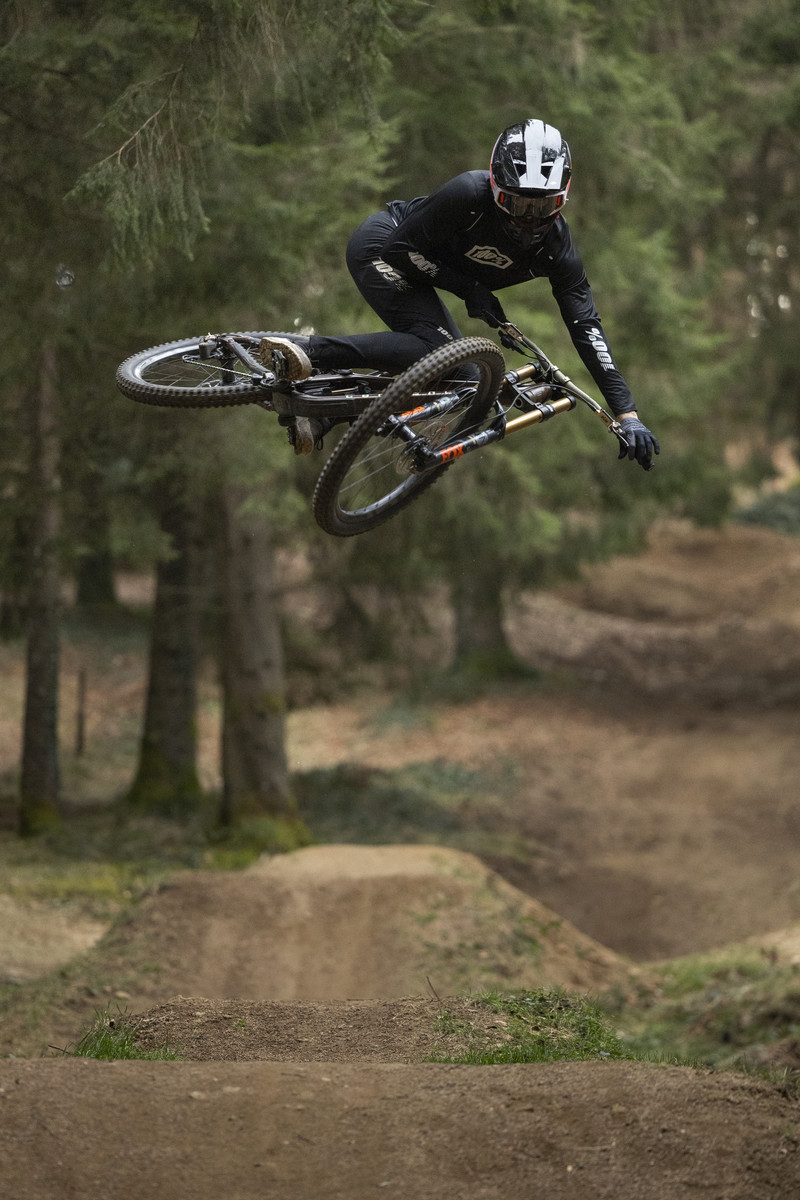 100% Announces New SP24 Gear Collection - Mountain Bike Press Release ...